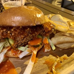 CHEEVER TAVERN - Updated December 2025 - 130 Photos & 184 Reviews - 33 ...