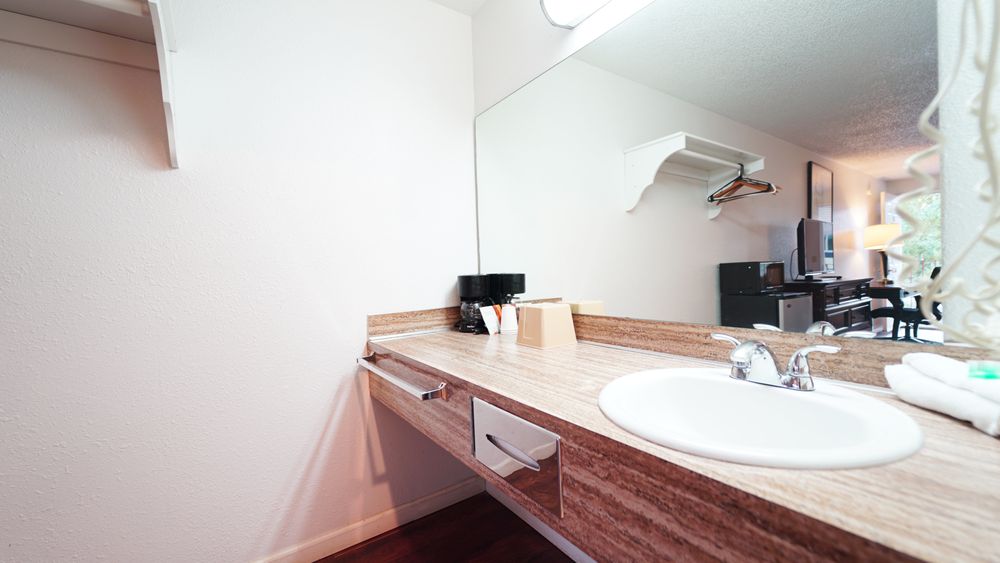 SMOKEY POINT MOTOR INN - Updated July 2025 - 23 Photos & 26 Reviews ...