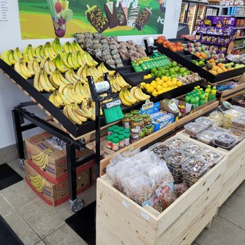 MIDTOWN MARKET - Updated October 2025 - 34 Photos & 15 Reviews - 3967 ...