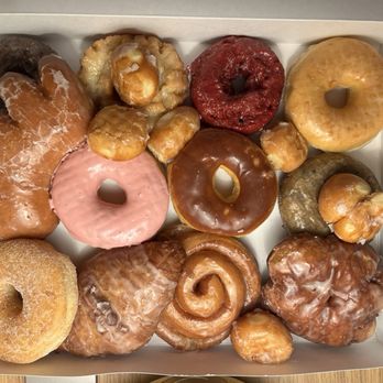 ATLANTA DONUTS - Updated December 2025 - 33 Photos & 41 Reviews - 394 ...