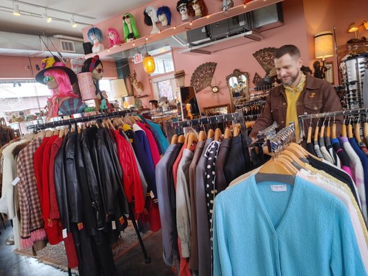 MAGPIE - Updated January 2026 - 35 Photos & 28 Reviews - 1960 SE ...