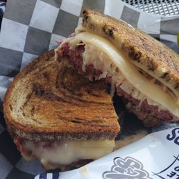 STOLTZFUS MEATS - 105 Photos & 96 Reviews - 14 Center St, Intercourse ...