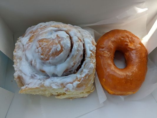 ROUND ROCK DONUTS - 2093 Photos & 2860 Reviews - 106 W Liberty Ave ...