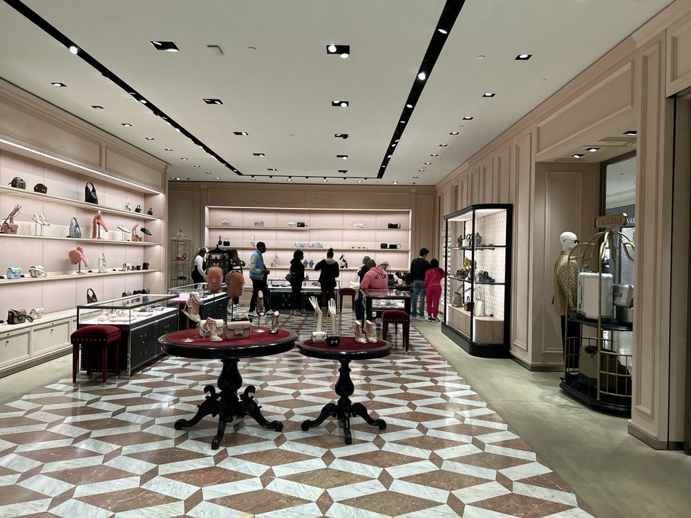 GUCCI - Updated January 2026 - 15 Photos & 58 Reviews - 3500 Peachtree ...