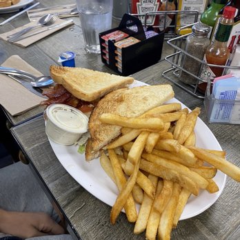 BREAKFAST SHACK - Updated June 2024 - 673 Photos & 850 Reviews - 615 W ...