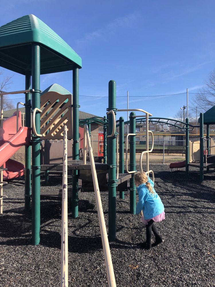 SKYVIEW PARK - 55 Photos - 2701 Grassland Dr, Louisville, Kentucky ...