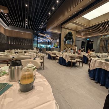 THE QUEEN SEAFOOD CUISINE - Updated October 2025 - 227 Photos & 29 ...