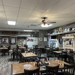 AMISH COUNTRY STORE & RESTAURANT - Updated November 2025 - 125 Photos ...