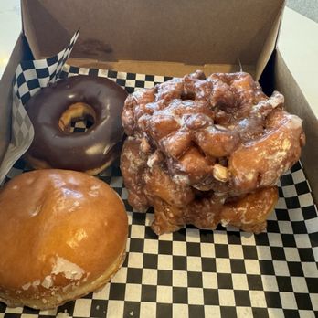 CARL’S DONUTS - Updated September 2024 - 851 Photos & 366 Reviews ...