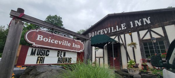 BOICEVILLE INN - Updated October 2025 - 27 Photos & 10 Reviews - 3984 ...