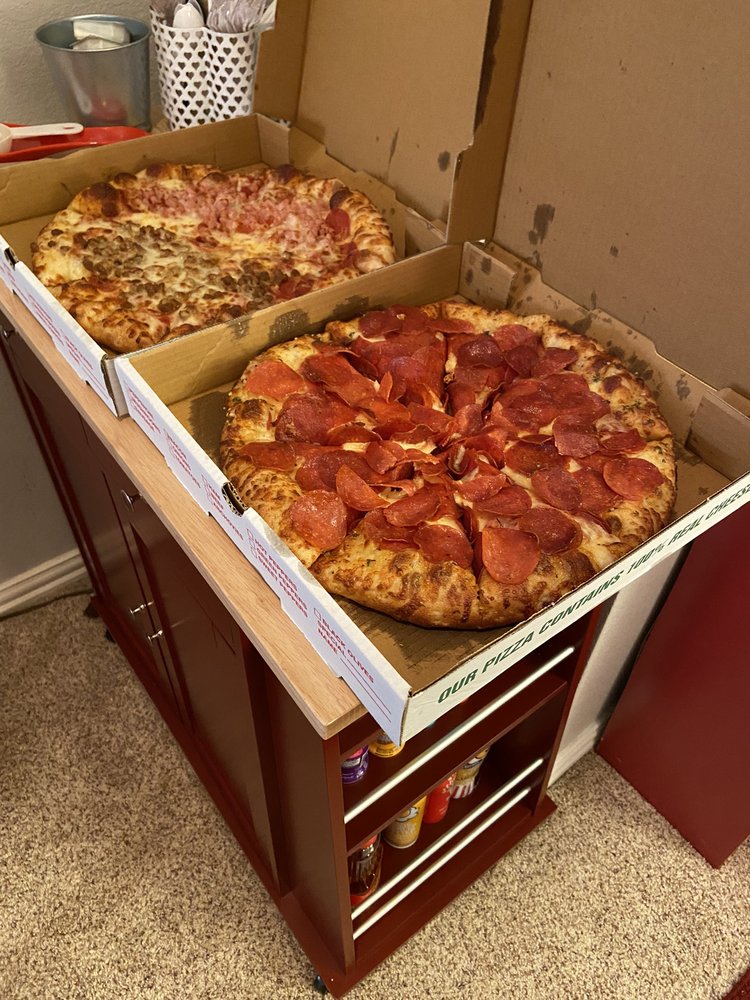 UNCLE JOHN’S PIZZA - 46 Photos & 83 Reviews - 3480 S Carrier Pkwy ...