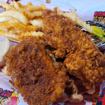 BIRDIES HOT CHICKEN - 90 Photos & 82 Reviews - 1285 Belmont St ...