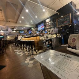 THE HOWE DAILY KITCHEN & BAR - Updated December 2024 - 322 Photos & 381 ...