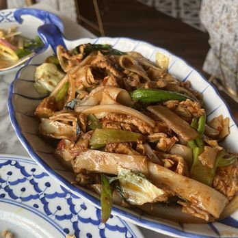 KIN DEE - Updated November 2024 - 2392 Photos & 917 Reviews - 1533 N ...