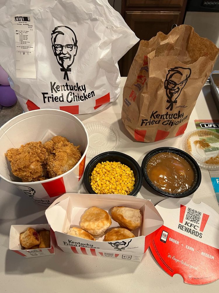 KFC - Updated May 2026 - 21 Photos & 90 Reviews - 180 W Olive Ave ...