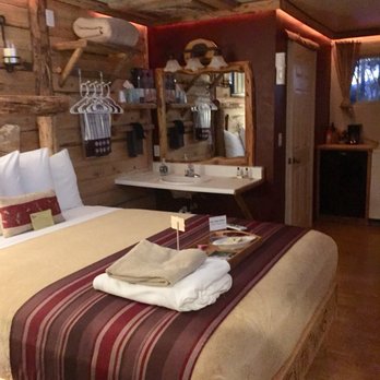 THE CEDAREDGE LODGE - Updated January 2026 - 35 Photos & 22 Reviews ...