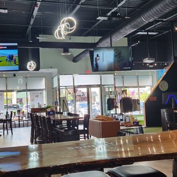 GOLF LOUNGE 18 - Updated December 2025 - 27 Photos - 110 Albany ...