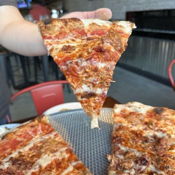 SQUARE PEG PIZZERIA - Updated December 2025 - 10 Photos - 320 Howe Ave ...