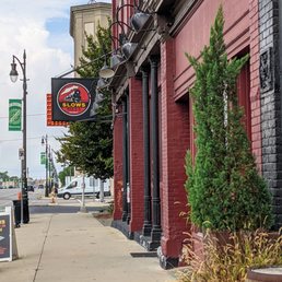 SLOWS BAR BQ - Updated July 2025 - 1681 Photos & 2447 Reviews - 2138 ...