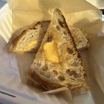 CHEEZY DOES IT - Updated October 2025 - 13 Photos - 305 W Daggett Ave ...