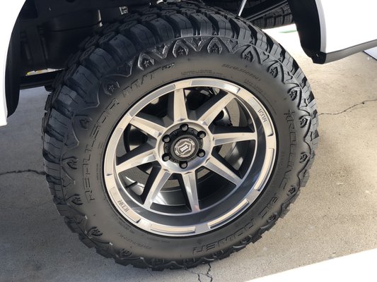 SAN DIEGO TIRE & WHEEL OUTLET - Updated February 2025 - 96 Photos & 211 ...