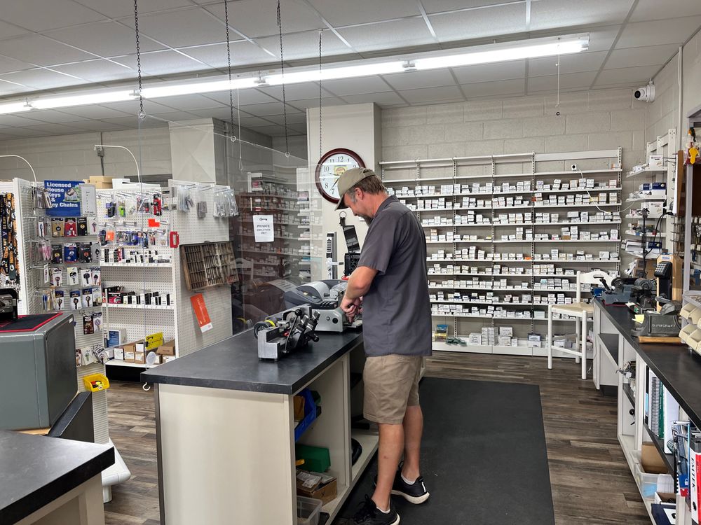 JR’S LOCK N KEY - Updated December 2025 - 22 Photos - 111 N Franklin St ...