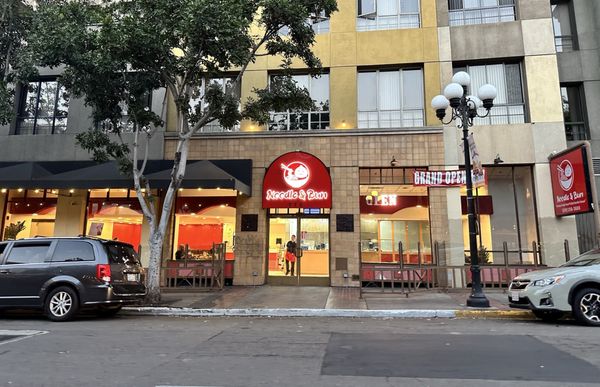 NOODLE & BUN - Updated September 2025 - 107 Photos & 33 Reviews - 770 ...