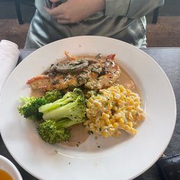 GATE 12 BAR & GRILL - Updated July 2025 - 193 Photos & 166 Reviews ...