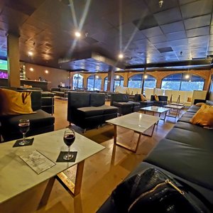 ROYAL HOOKAH LOUNGE & BAR - 11 Photos & 16 Reviews - 5830 S Sherwood ...