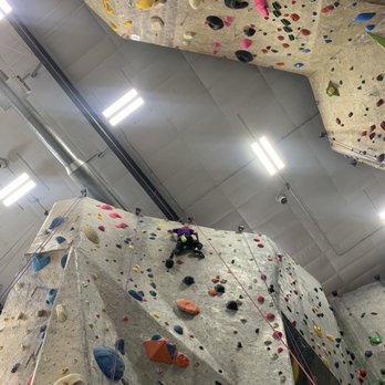 UPPER LIMITS ROCK CLIMBING GYM - MARYLAND HEIGHTS - Updated October ...