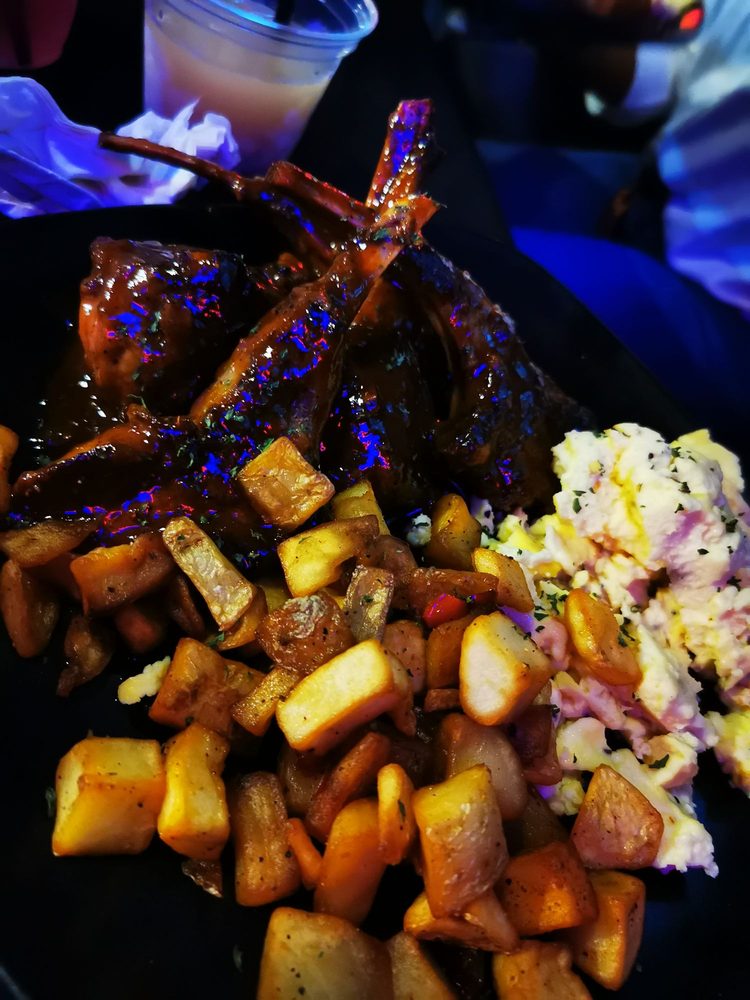 THE LOCKER ROOM - Updated October 2025 - 171 Photos & 149 Reviews ...