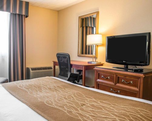 COMFORT INN & SUITES - Updated July 2024 - 76 Photos & 52 Reviews - 180 ...