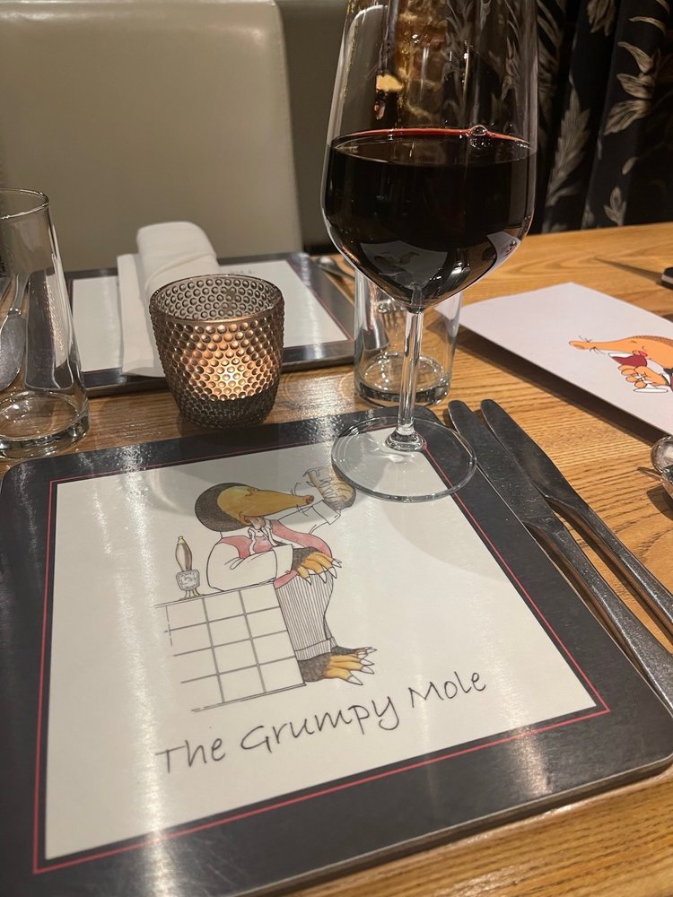 THE GRUMPY MOLE - Updated July 2025 - Brockham Green, Brockham, Surrey ...