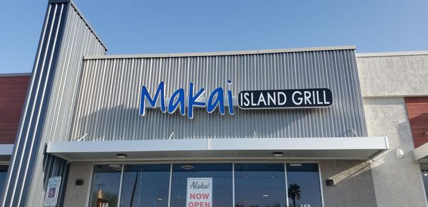 MAKAI PACIFIC ISLAND GRILL - 57 Photos & 55 Reviews - 7930 W Tropical ...
