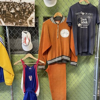 TRACK SHACK - Updated October 2025 - 58 Photos & 174 Reviews - 1104 N ...