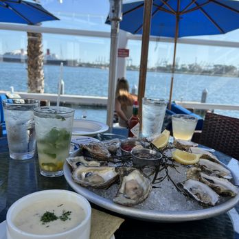 PARKERS’ LIGHTHOUSE - 3197 Photos & 2264 Reviews - 435 Shoreline ...