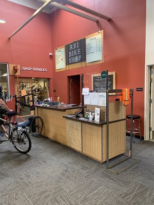REI - Updated July 2025 - 31 Photos & 93 Reviews - 321 Anacapa St ...