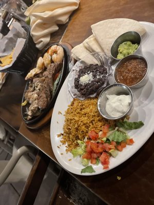 BUHO COCINA Y CANTINA - 2223 Photos & 1504 Reviews - 2250 Kalakaua Ave ...