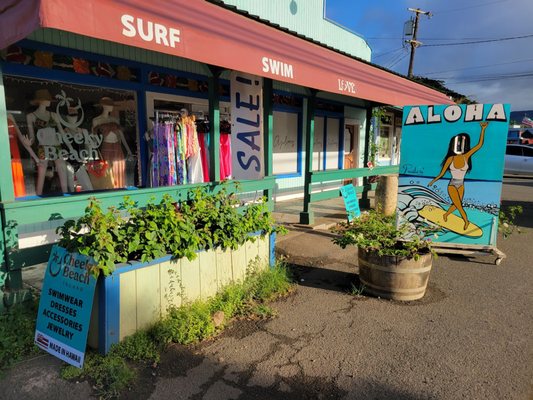 CHEEKY BEACH ISLAND - Updated September 2025 - 66214 Kamehameha Hwy ...