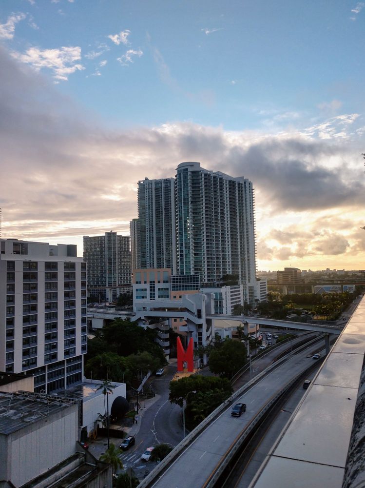 MIAMI TOWER - 81 Photos & 12 Reviews - 100 SE 2nd St, Miami, Florida ...