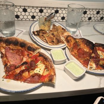 THE HALL’S PIZZA KITCHEN - Updated October 2024 - 808 Photos & 644 ...