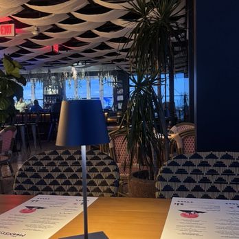 THE MOONSTONE - Updated December 2025 - 192 Photos & 108 Reviews - 930 ...