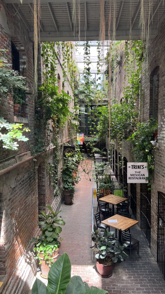 PASSAGEWAY GALLERY - 22 Photos - 417 S 11th St, Omaha, Nebraska - Art ...