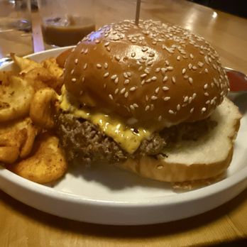 CHOMP KITCHEN AND DRINKS - Updated December 2025 - 377 Photos & 269 ...