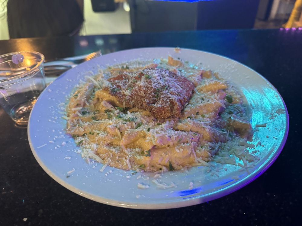 VIEWS BAR & GRILL - Updated August 2024 - 49 Photos & 39 Reviews ...