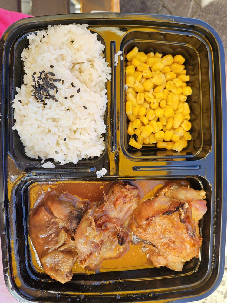 $5 Bento Box, Honolulu | Roadtrippers