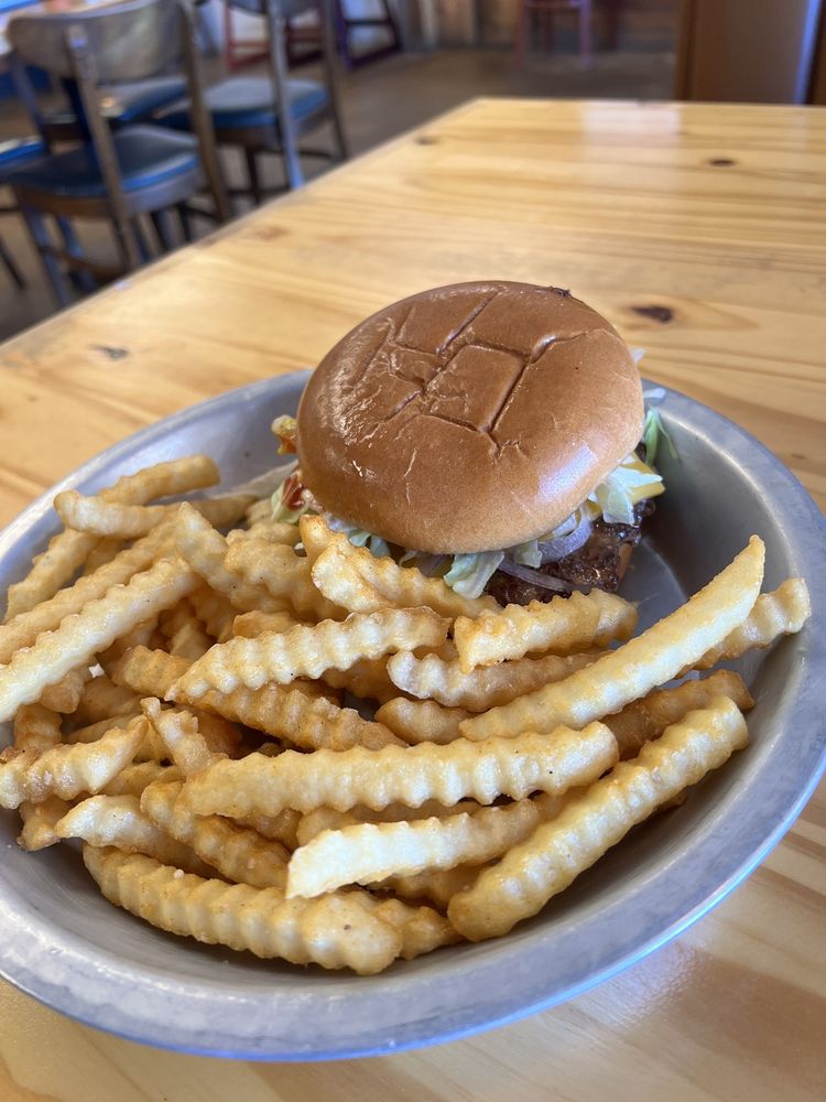 BURGER BASKET - Updated October 2025 - 6406 US-54, Macks Creek ...