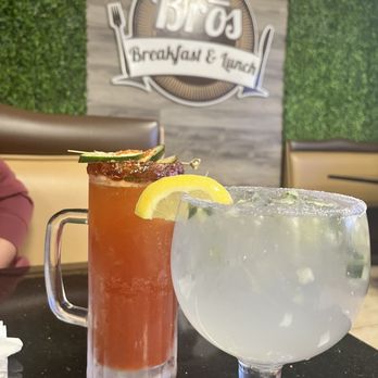 BROS BREAKFAST AND LUNCH - 675 Photos & 672 Reviews - 4335 N Rancho Dr ...