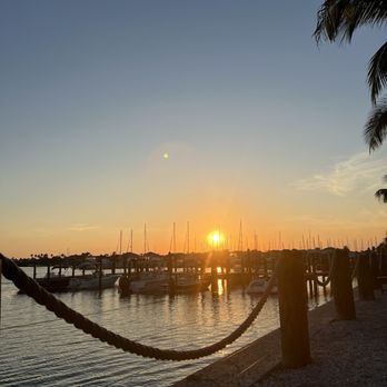 FINN’S DOCKSIDE BAR & GRILL - Updated May 2024 - 387 Photos & 236 ...