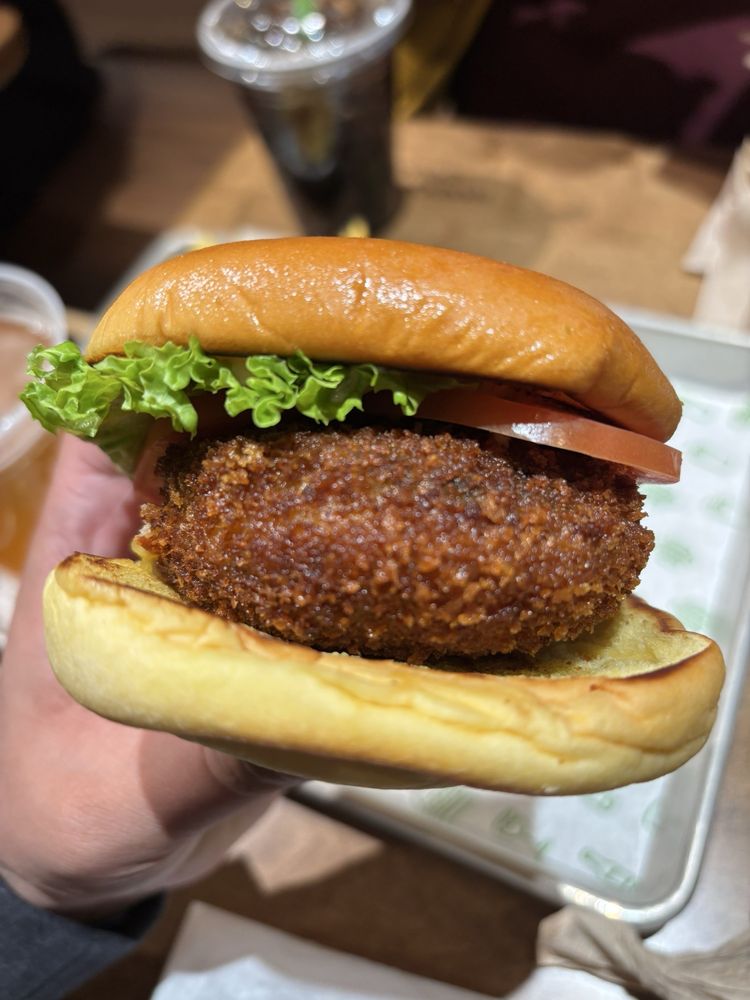 SHAKE SHACK - Updated March 2025 - 59 Photos & 15 Reviews - 65 Front ...
